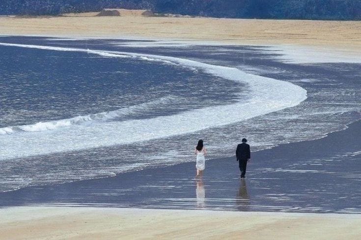 Berandai. Di setiap malam sunyi, saya selalu… | by Kasih | Jul, 2025 | Medium