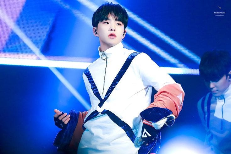 Tampil Kasual dengan Sentuhan Hoshi Seventeen : Inspirasi Memilih ...