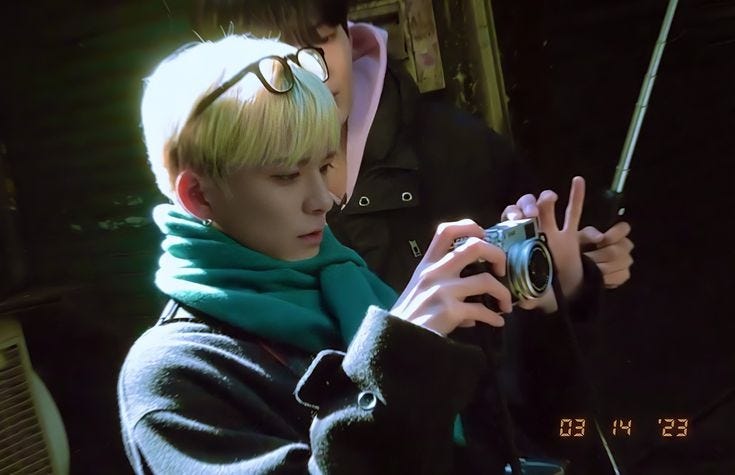 Mengenalmu adalah salah satu anugerah dari Tuhan yang sangat ku syukuri ...