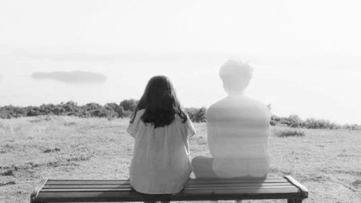 Ketika Senja Menunggu. Matahari sudah condong ke barat… | by Floyyién Charyshine | Aug, 2025 ...