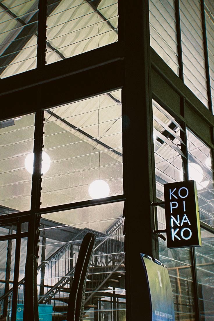 Dia, Askara. - Maeerast - Medium