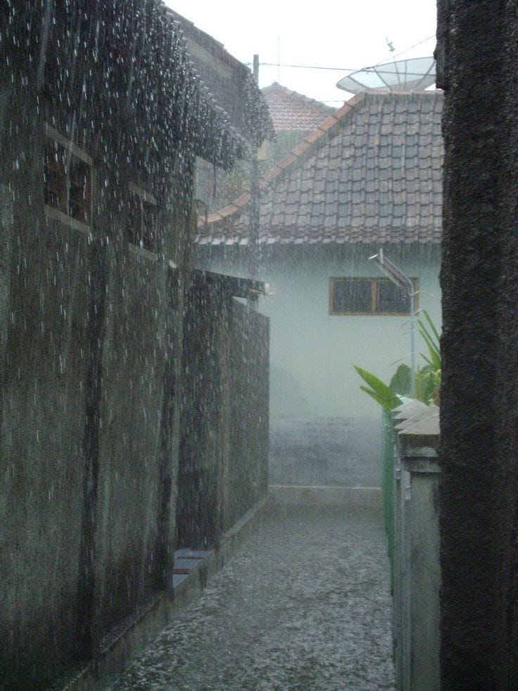 "Yah, keburu hujan. | by Awgel | Medium