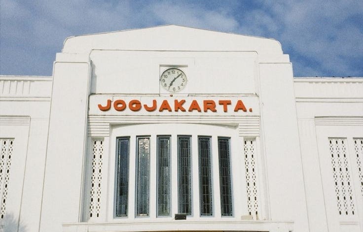 Jogja dan Cerita Di Dalamnya - Raiyaz - Medium