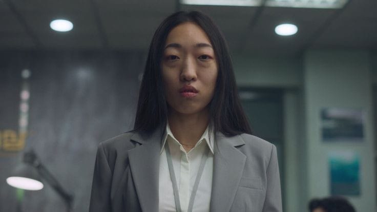 Review ( Series Netflix ) The Mask girl | by Ajie Surabigaul | Medium