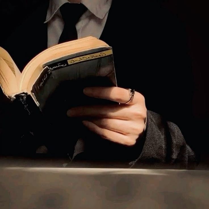 “Perlahan Aku Jatuh, Tanpa Ia Sadari” | by ella ning | Jun, 2025 | Medium