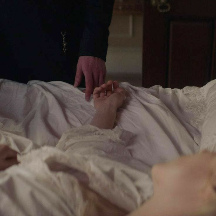 Hands, Without Holding (CHAPTER I) | by what cassie can't sent.. | Jul ...