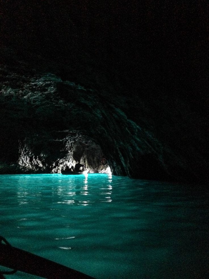 静水流深. Água parada, alma profunda | by Beatriz Fontanela | Medium