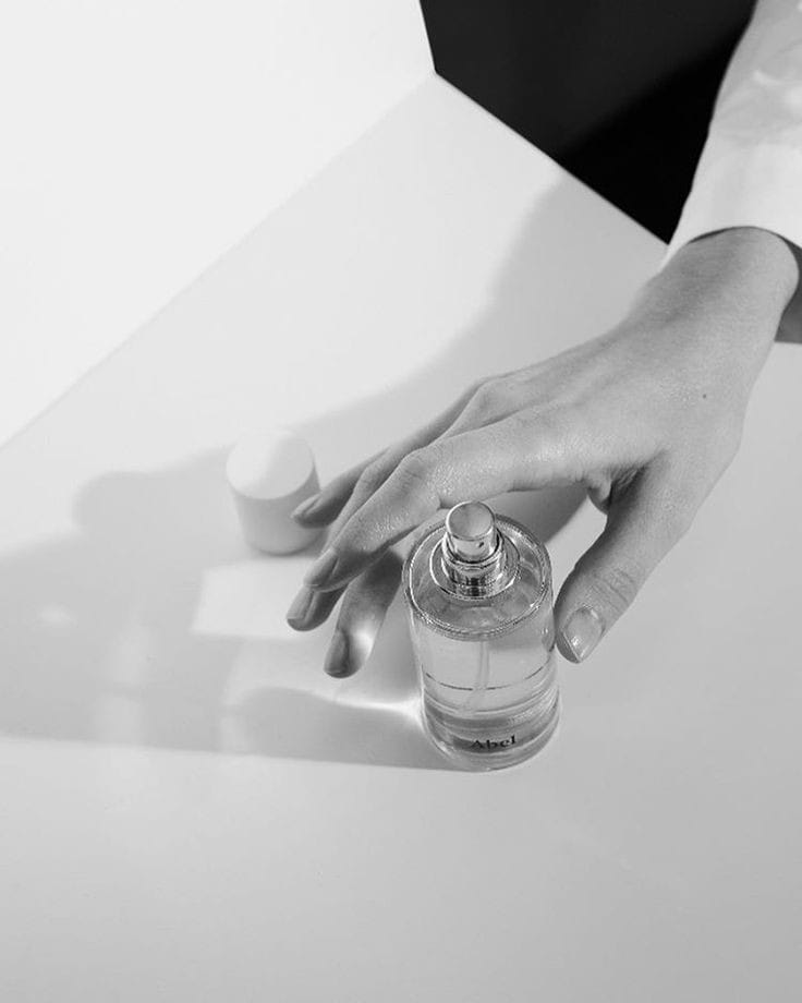 Why Do Women Adore Wearing Perfume Which Smells Are The Most Popular Among Women And Their