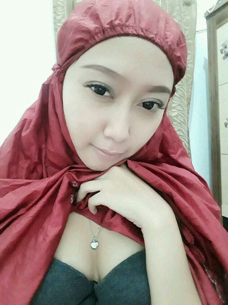 Indo Hijab kenakan bermain sampe lupa - Gea Ap - Medium