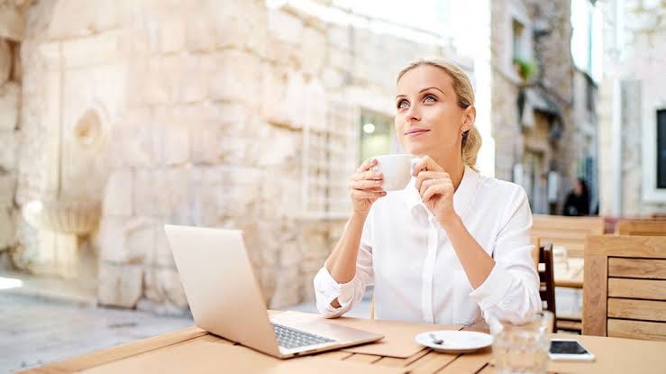 The Rise of Digital Nomads: How Remote Work is Changing the Way We Live ...