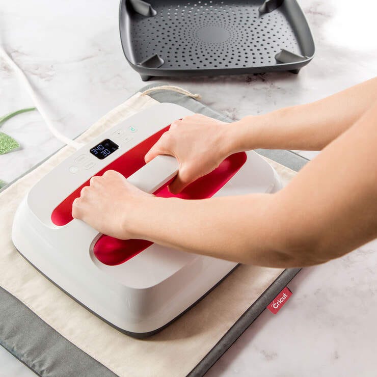 Cricut EasyPress 3 Vs. Cricut EasyPress 2: An In-Depth Comparison | by ...