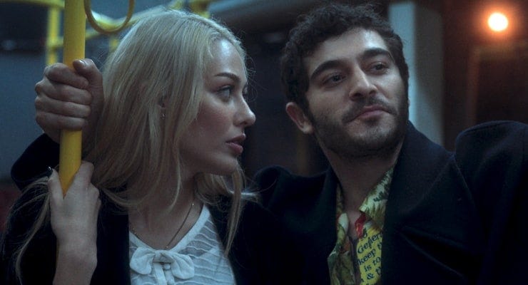 O Tocante “Não Vá”. O drama romântico turco “Kal”, de Ozan… | by Marcia | Coadjuvante | Medium