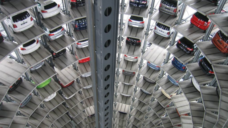Why You Might Need Car Storage in Dubai | by Vachi Storage | Medium