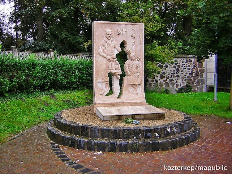 The Story Behind The Saddest Statue You’ve Ever Seen | by Andrew O ...
