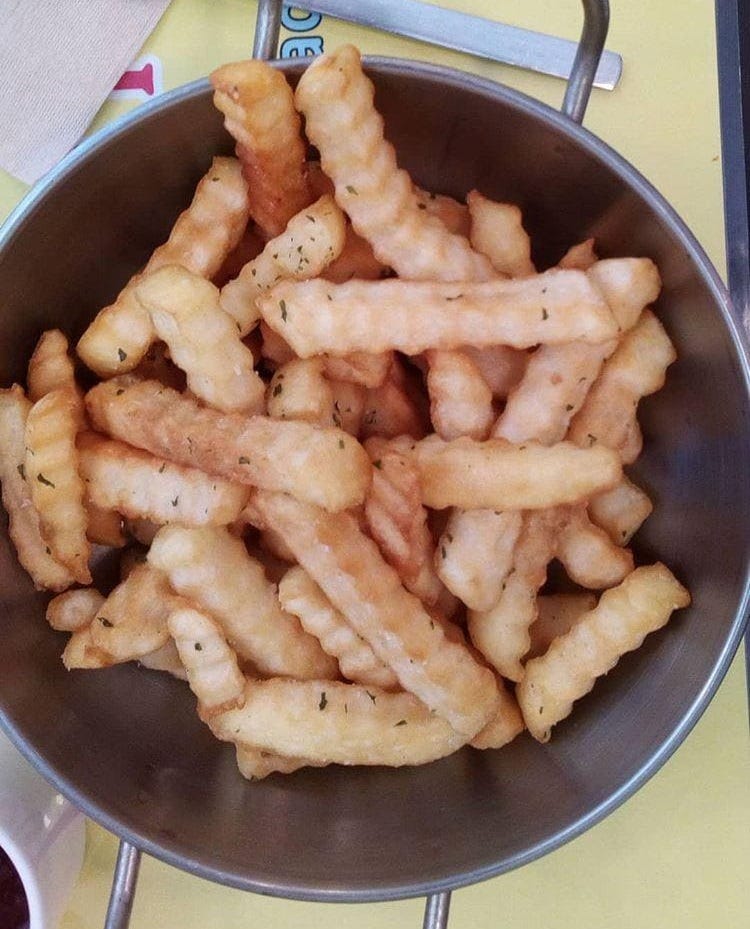 Papas fritas de Loving Hut Cafe — Comida extranjera | by Maxi Ruti Park ...