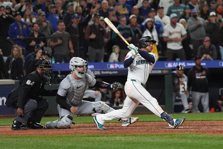 Mariners ride a wild wave to Toronto | by Stephen Blackford | Oct, 2025 ...