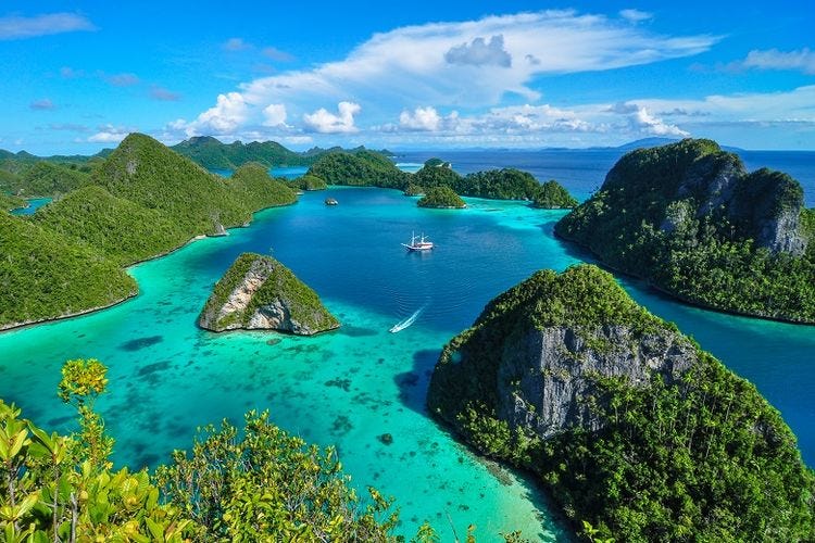 Asal-usul Raja Ampat, Legenda Tujuh Telur dan Tuah Keramat Empat Raja ...
