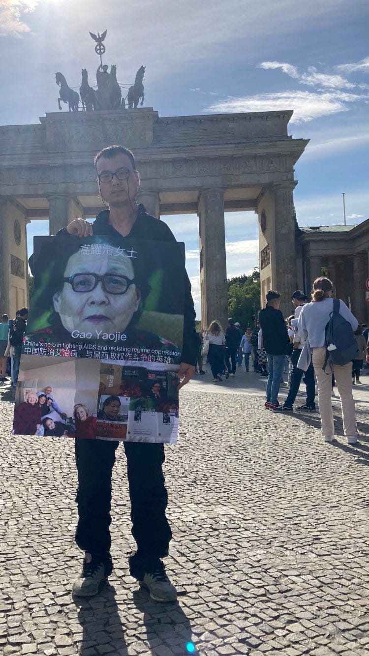 In memory of the great AIDS prevention hero, Ms. Gao Yaojie | by 王庆民 ...