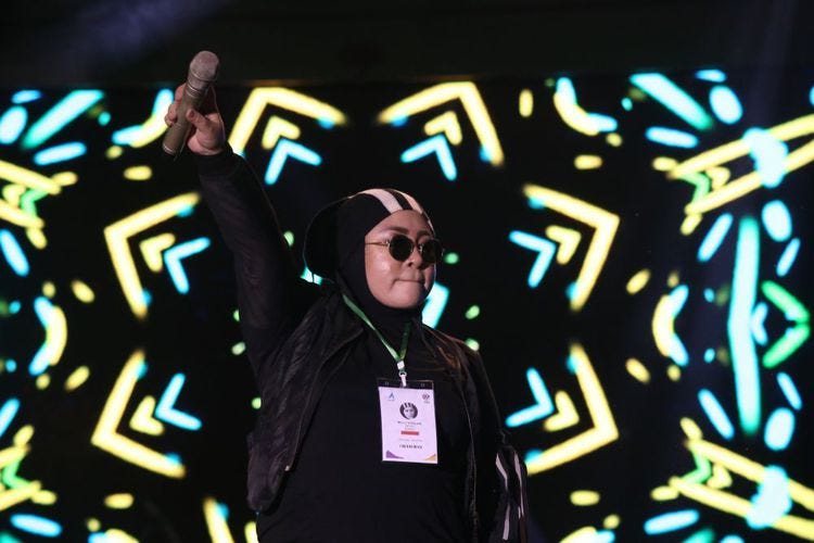 Band Potret tampil atraktif di Hardtop Stage, salah satu panggung The ...