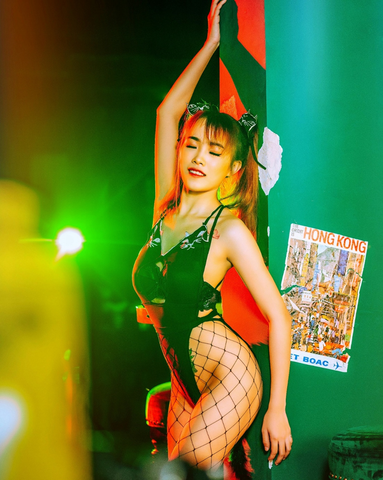 Worth Every Dime. Bareback at the Gogo | by Ali Mai | Exceptional Erotica | Jul, 2025 | Medium