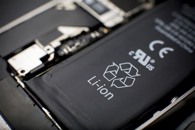 How does a mobile battery work?? - GoFix SEO - Medium