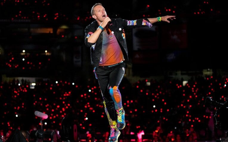 COLDPLAY KONSER DI INDONESIA MEMBUKTIKAN BAHWA, HAIDILAO HOT POT ADALAH JENIUS MARKETING! | by ...