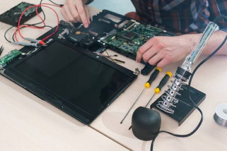 Laptop Battery Replacement in London | by i-dev Software Group | Medium