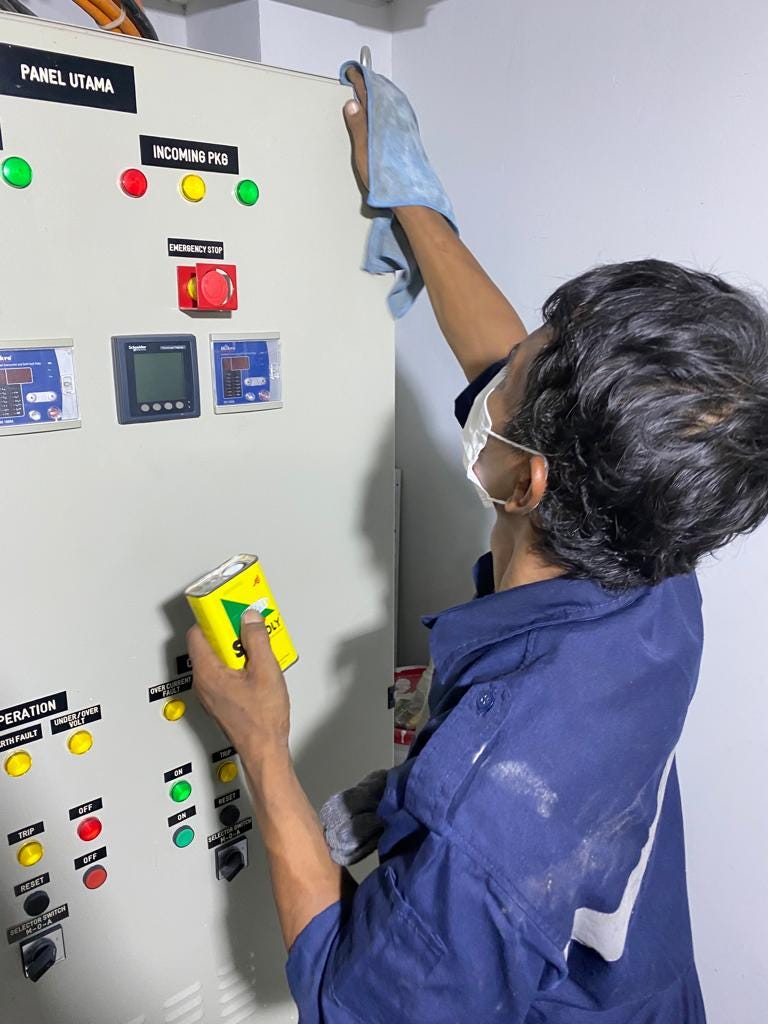Teknisi Panel Listrik Berpengalaman | by Marchellomichaellmaramis | Feb ...