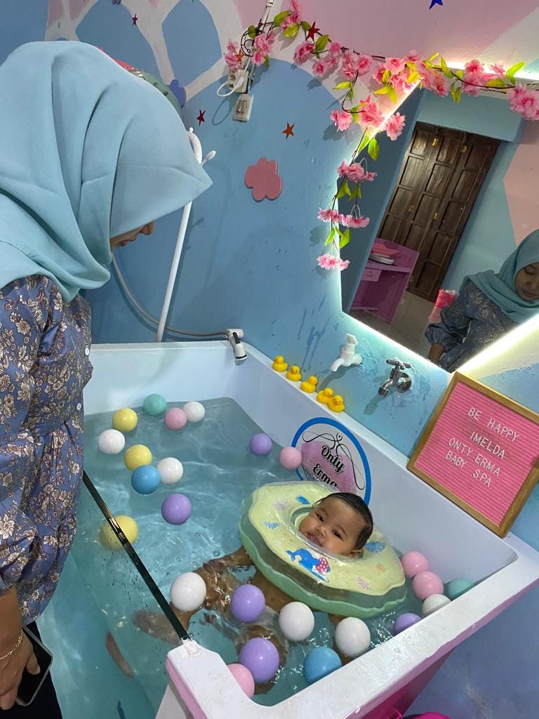 Yuk ! ketahui apa saja manfaat berenang untuk baby. - Onty Erma Baby ...