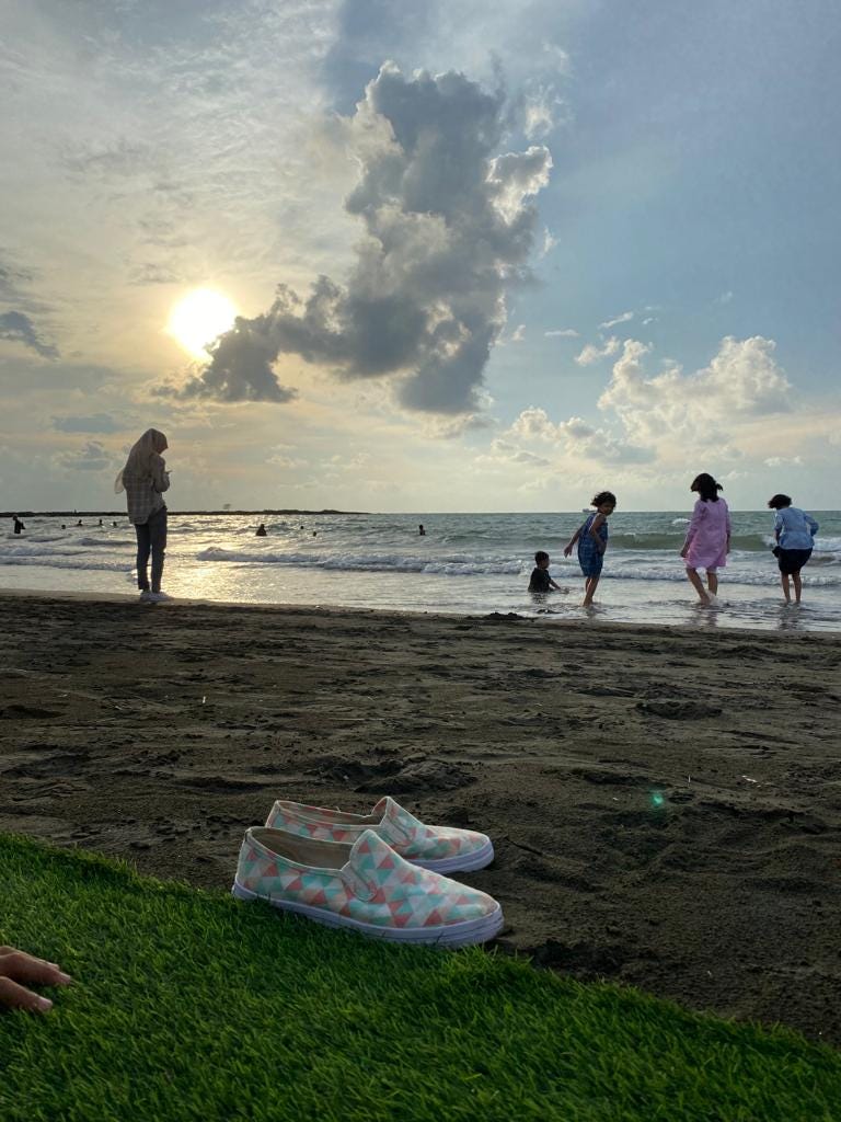 Terombang Ambing. Kiranya tiga minggu baru saja telah… | by Indah | Medium
