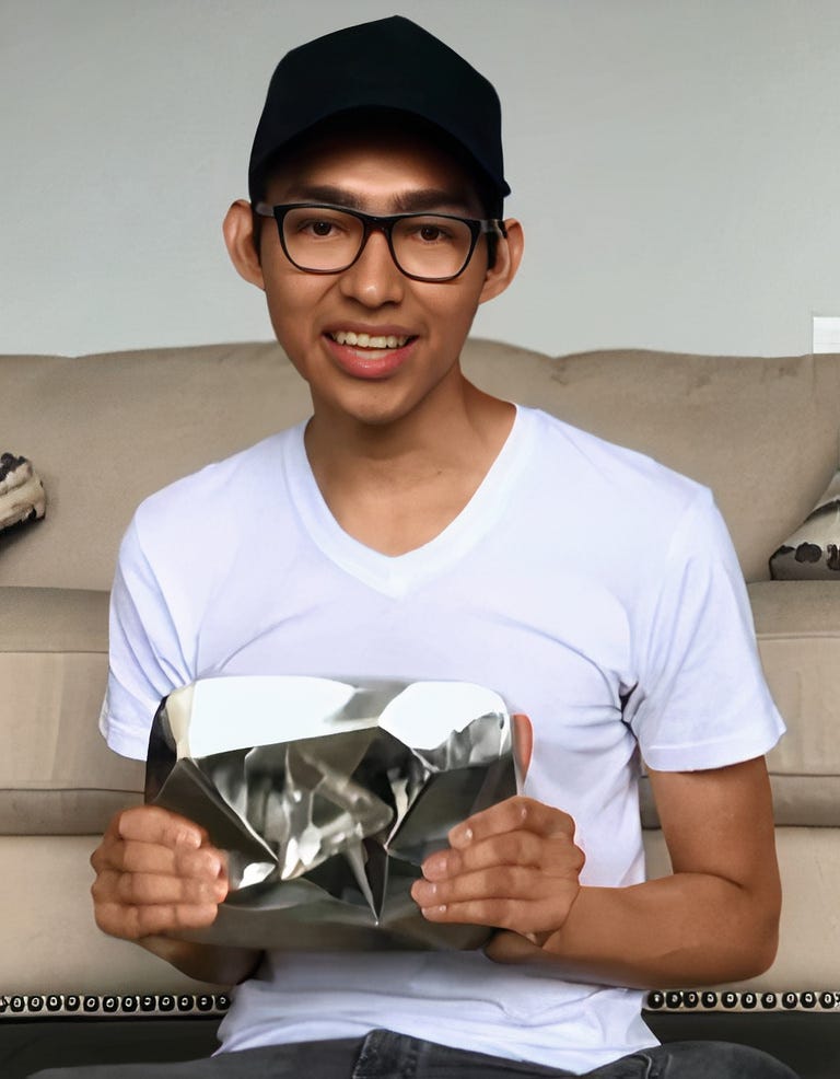 10 Intersting Facts About Fernanfloo - Infotillweb - Medium