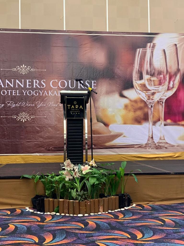 UMY Kembali Menggelar Kegiatan Table Manner Untuk Mahasiswa / Mahasiswi ...