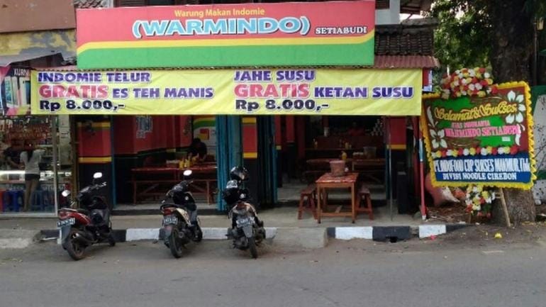 Warmindo sebagai ‘Tonggak Hidup Mahasiswa’ | by Aishaaaa | Medium