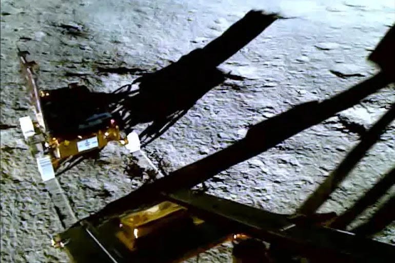 India’s moon rover completes its walk and enters “sleep mode.” | by ...