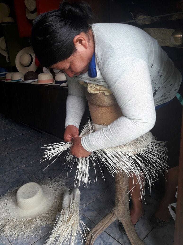 Una tradición de toquilla. “Que finas que son sus hebras, tan… | by ...