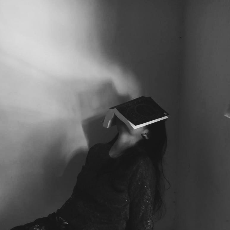 Maaf ya, Aku.. Bagaimana rasanya menghilang dari dunia… | by Meen. | Medium