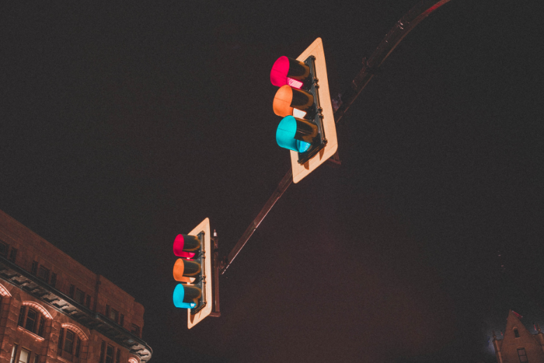 Explained: this is why traffic lights are green, red and yellow | by ...
