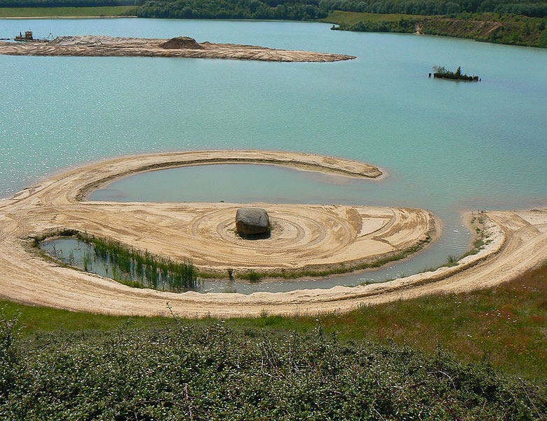 Robert Smithson. El land art es un tipo de arte moderno… | by Jonathan ...