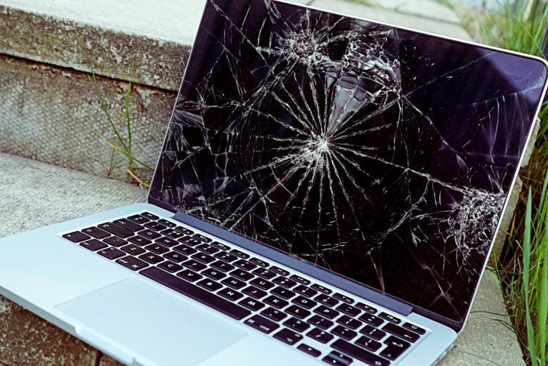 Here Are 6 Uses That Are Guaranteed To Ruin Your MacBook Sooner Or ...