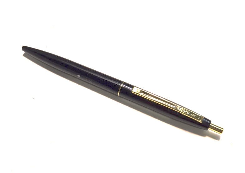 BiC Japan Clic Gold Ballpoint Pen: Ordinary, not! | by Eugene Lee | Medium