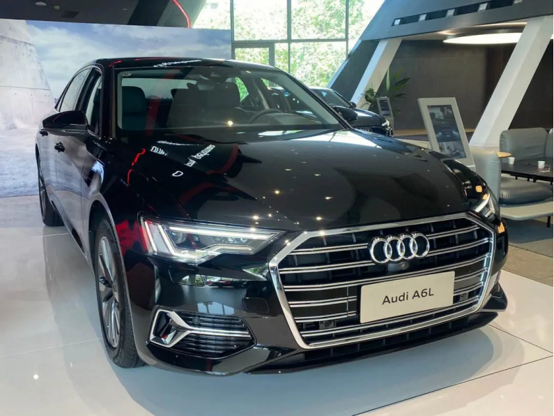 Audi A6L and Mercedes-Benz E300, what a difference | by Guangcaicar | Medium