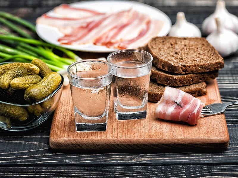 Vodka Nga có gì đặc biệt? tại sao lại nổi tiếng | by Andy Nguyen | Medium