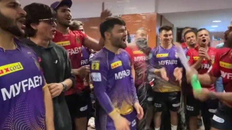 Watch Shahrukh Khan join KKR in the dressing room after their victory ...