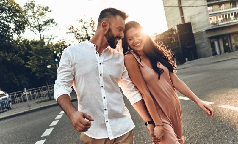 7 Simple Actions for How to Build Emotional Connection with a Woman ...