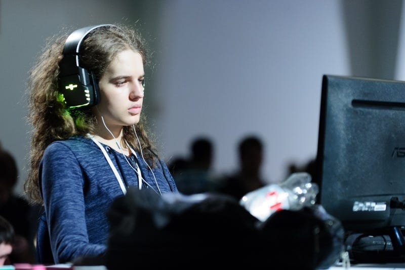 Here are the top five women in eSports | by Gabriel Pendleton | Medium
