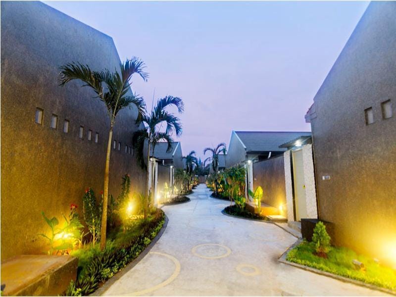 Review Bali Rich Villa: Hotel Mewah Dekat Pantai Kuta di Tuban ...
