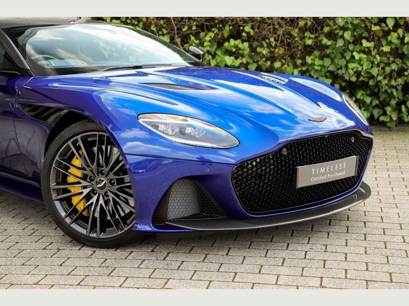 Luxury at Every Turn: Unveiling the Extravagance of Limo Hire Chelsea ...