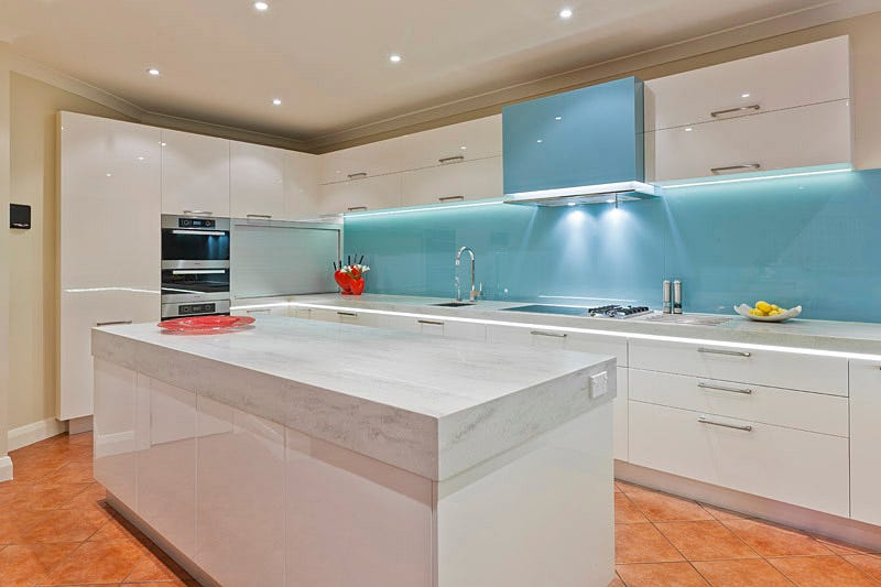Best kitchen splashbacks ideas to revamp your old Kitchen | Decoglaze | by DecoGlaze™ | Medium