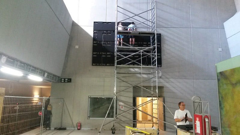 Front Service Wall Mounted LED Display In Metro Station - Ledfulgroup ...