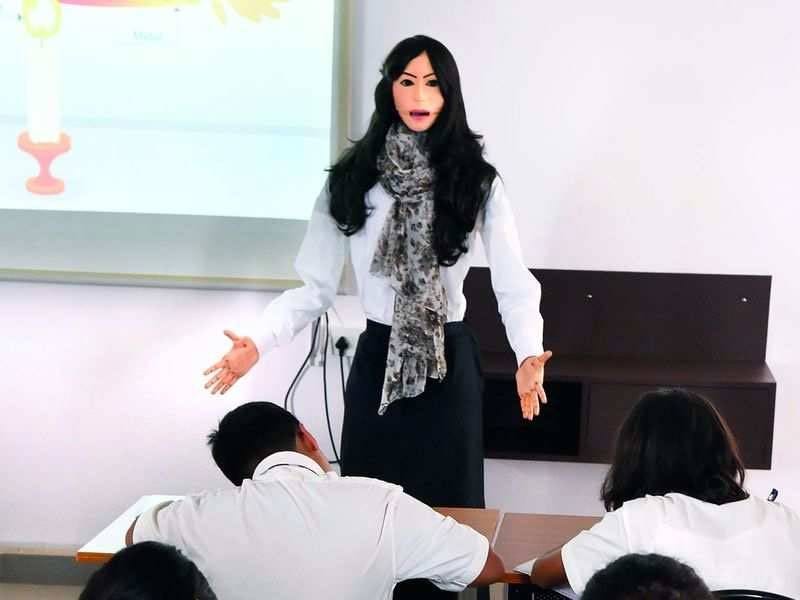 Introducing the Future of Education: The World’s First Robot Teacher ...